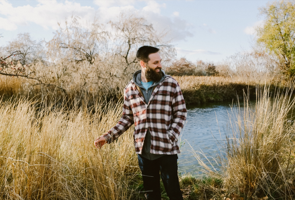 Men’s Guide on How to Wear a Flannel Shirt | Standout